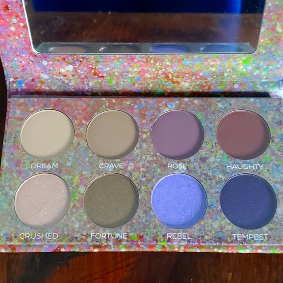 ambitious violet | Makeup | Brand New Unused Gorgeous 8 Color Pallet ...